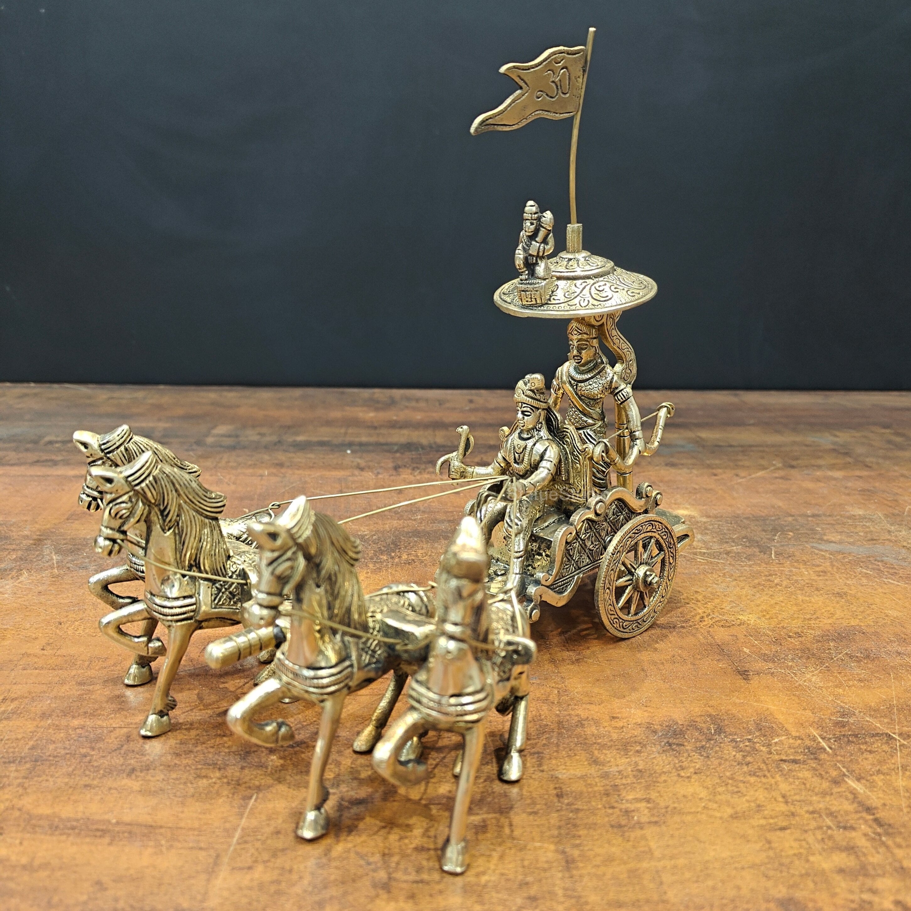 Brass Geeta Updesh Krishna and Arjun Rath 9 Inch – StatueStudio